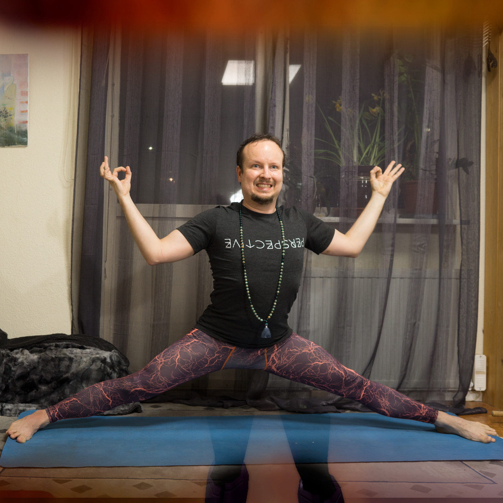 Straddle split - Asana