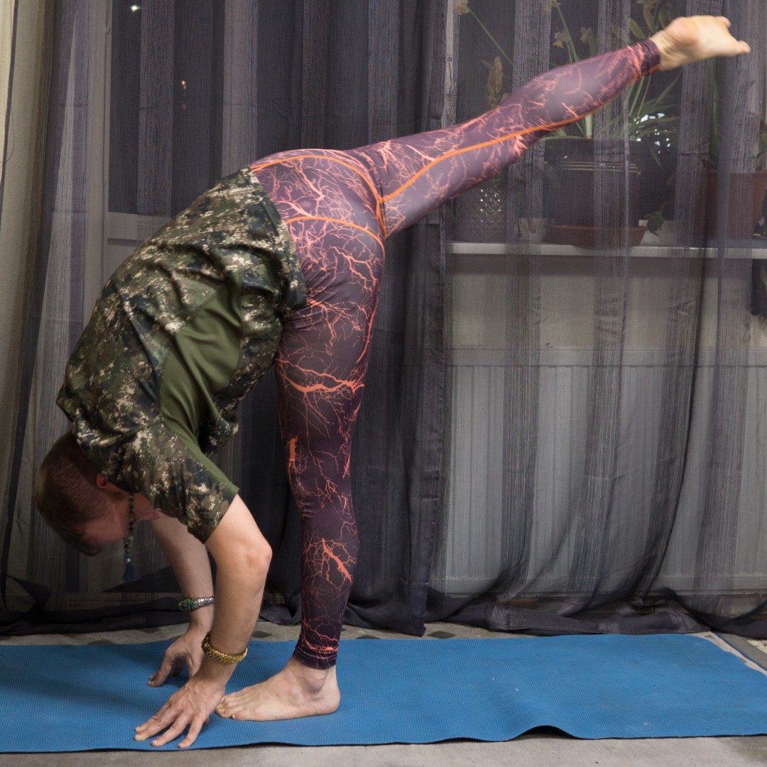 Standing split - Asana