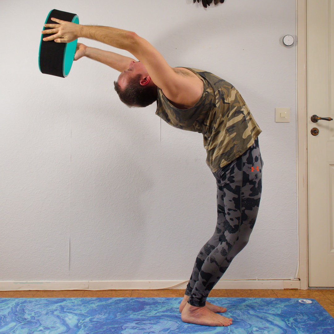 Standing poses - Lukas Mattsson